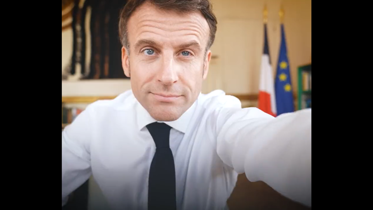 « Macron vous répond », la nouvelle série comique sur YouTube ...