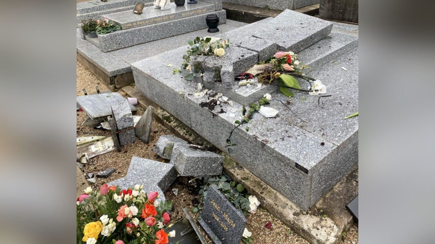 Faut-il placer la tombe de Jean-Marie Le Pen sous surveillance ...